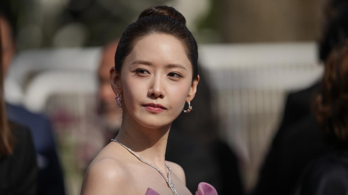 Bak Disney Princess, Yoona SNSD Tampil Elegan di Festival Film Cannes 2024 - Foto Liputan6.com