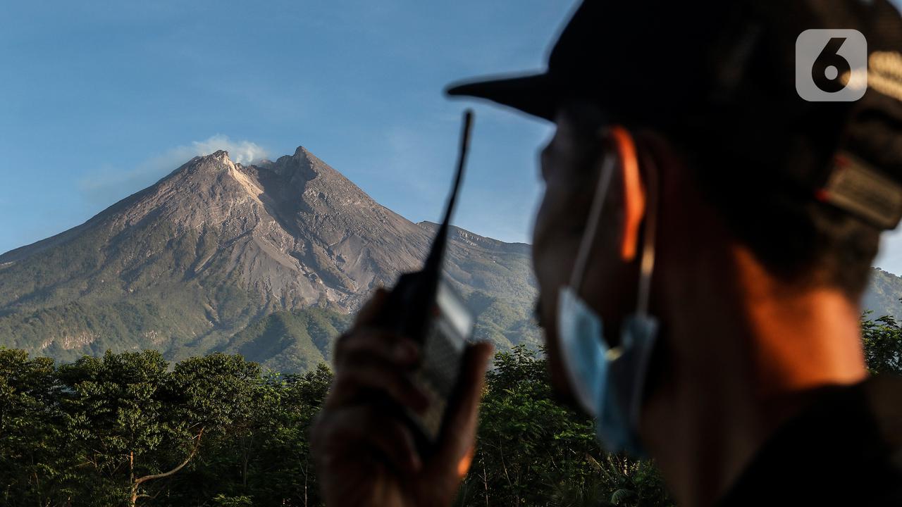 Gunung Merapi Kembali Luncurkan Awan Panas Guguran pada Minggu Dini ...