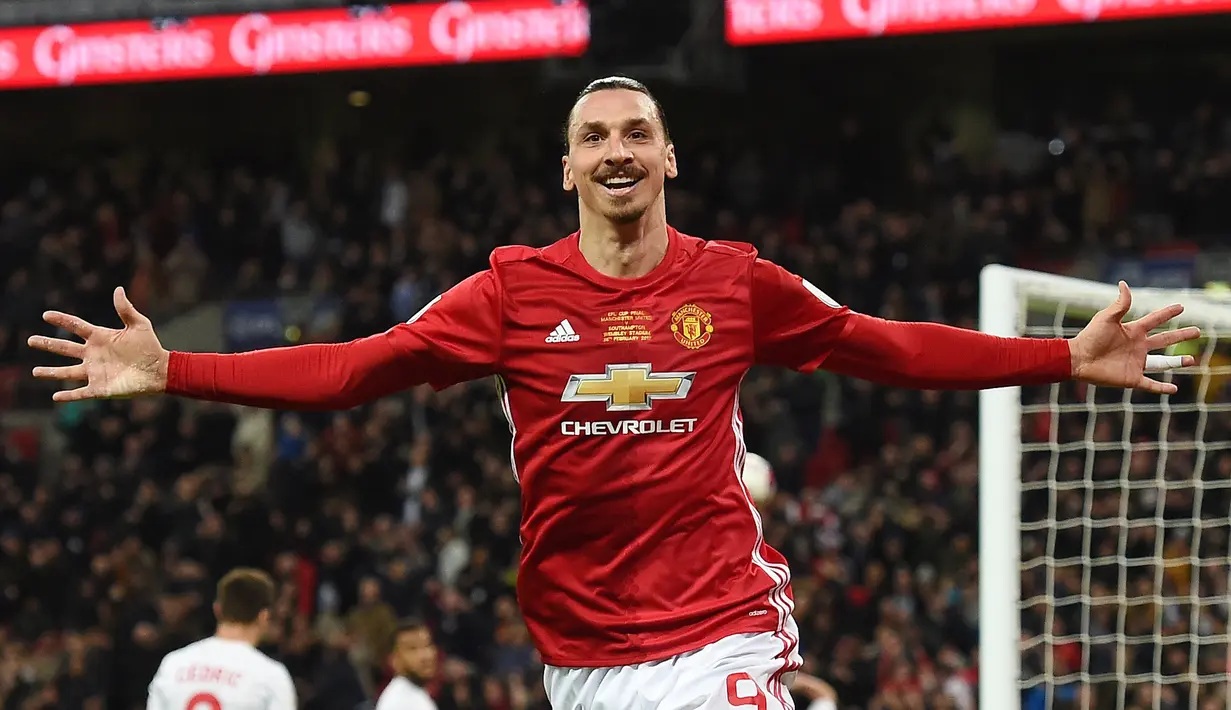 FOTO: 10 Pesepak Bola yang Terlahir dari Keluarga Miskin - Dunia Bola.com