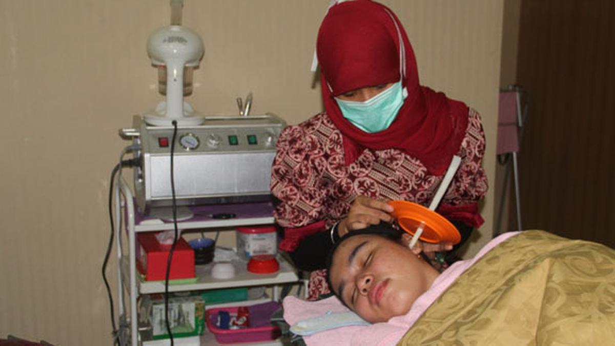 Terapi Ear Candle, Meski Jarang Peminat Namun Penting Untuk Kesehatan ...