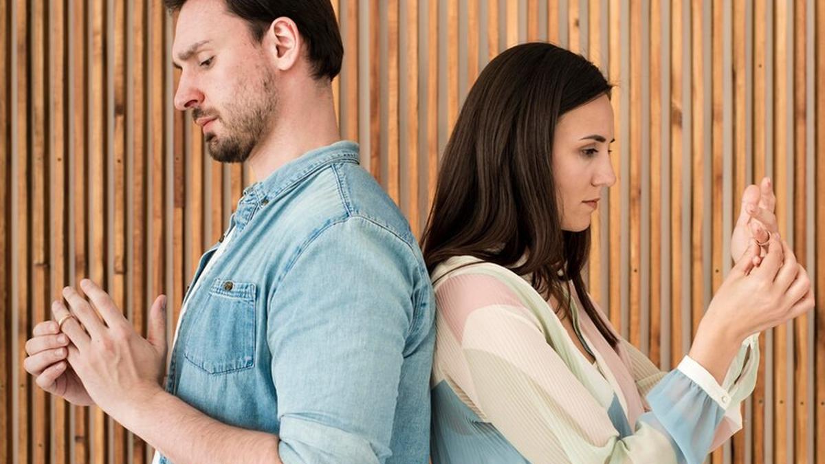 Kenali 5 Sikap yang Bisa Membuat Pasanganmu Merasa Ilfeel - Relationship Fimela.com