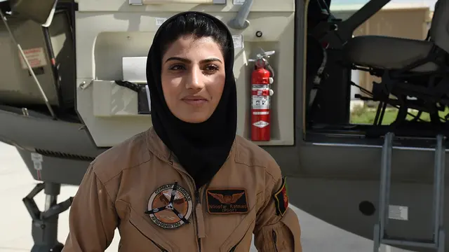 Kisah Pilot Wanita Pertama Afghanistan Niloofar Rahmani Pernah Diancam ...