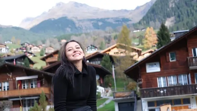 7 Potret Aliyah Faizah Liburan di Eropa, Kunjungi Milan dan Amsterdam ...