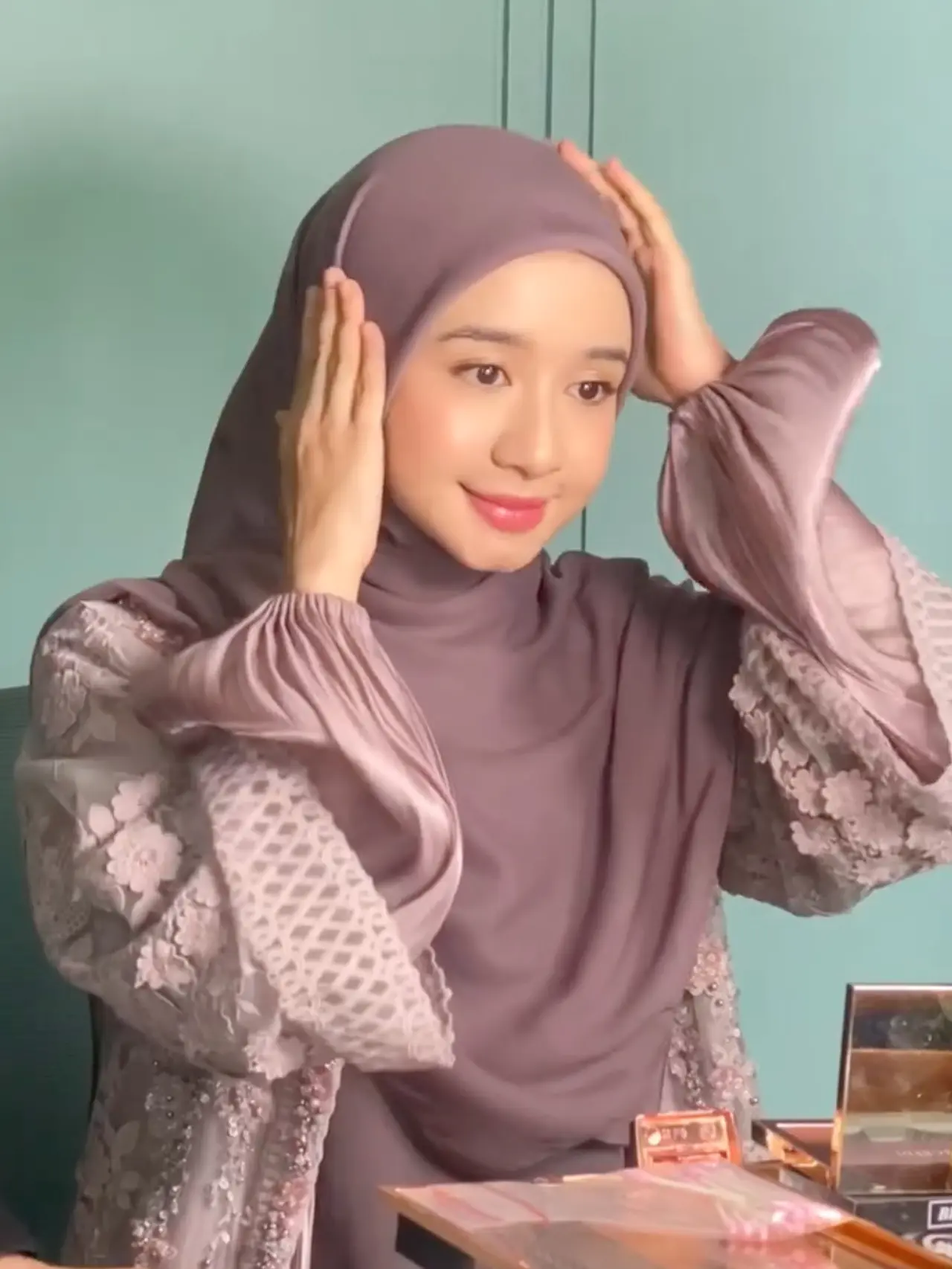 6 Potret Laudya Cynthia Bella, Ramai Dikabarkan Menikah dengan Ustaz Nuzul Dzikri - Hot Liputan6.com