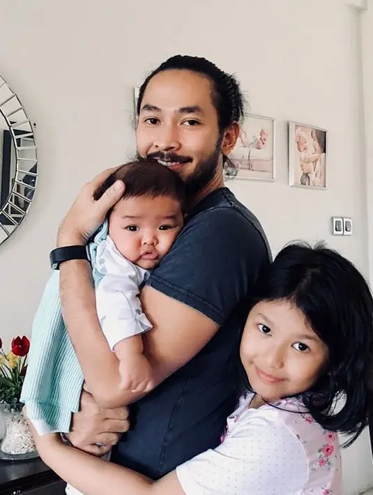 FOTO: Potret Uki Eks Noah yang Mulai Hijrah - Foto Liputan6.com