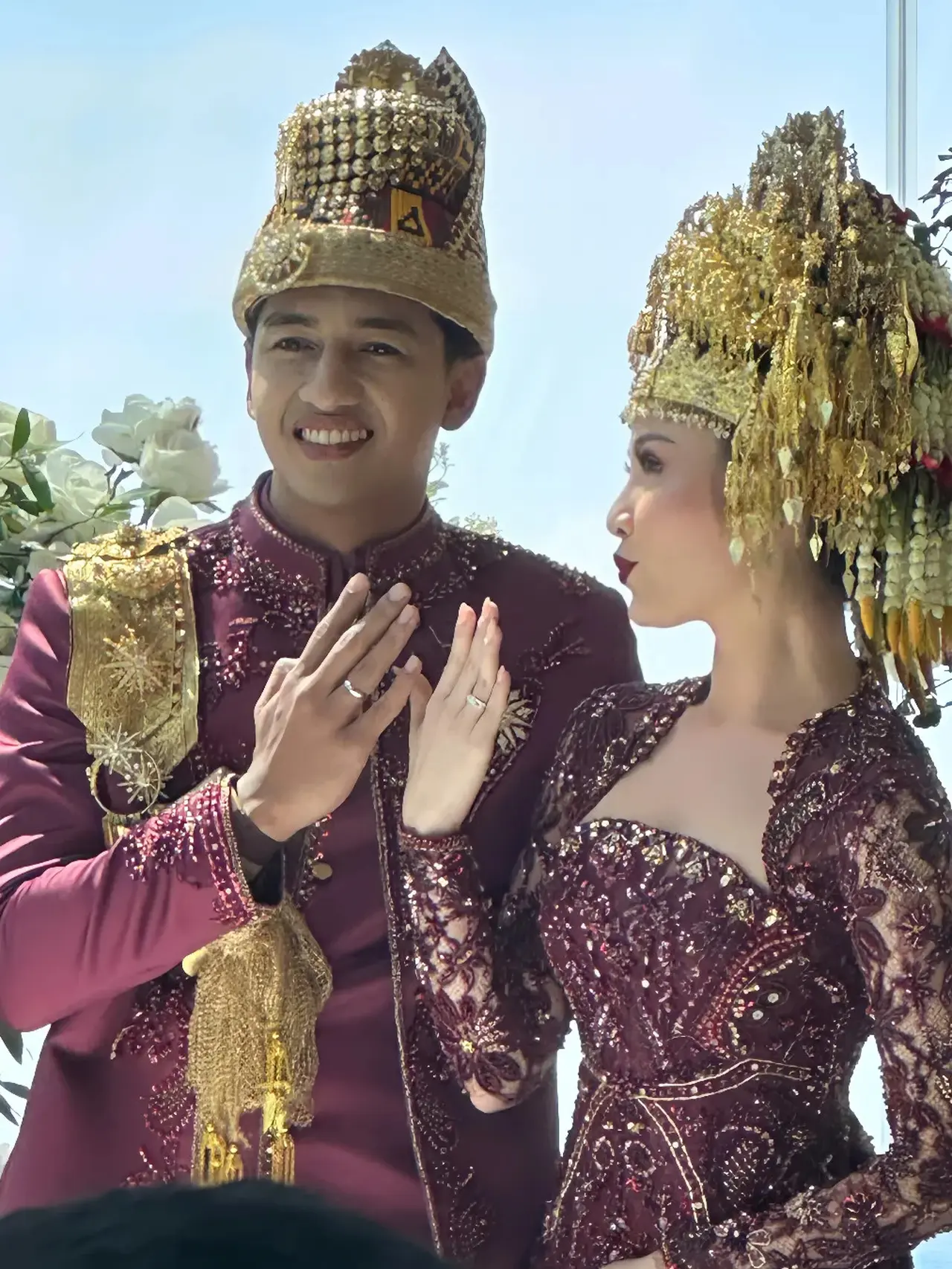 8 Potret Akad Nikah Harris Vriza dan Haviza di Bali, Beri Mahar Emas ...
