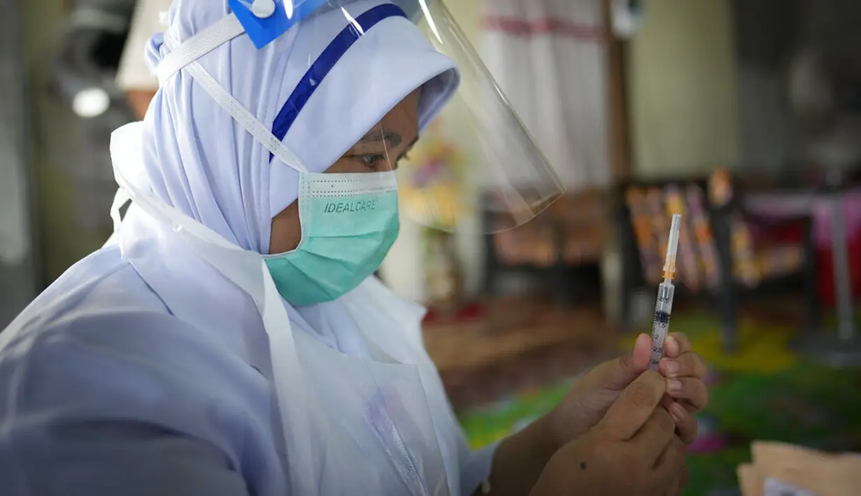 Foto Vaksinasi Jemput Bola Untuk Lansia Di Malaysia Foto Liputan6