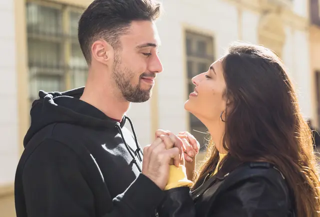 6 Tampilan The Sister Tanoesoedibjo Dibalut Kebaya Payet Merah saat ...