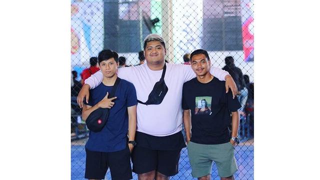 5 Gaya Alfath Fathier di Luar Lapangan, Bek Andalan Madura United ...