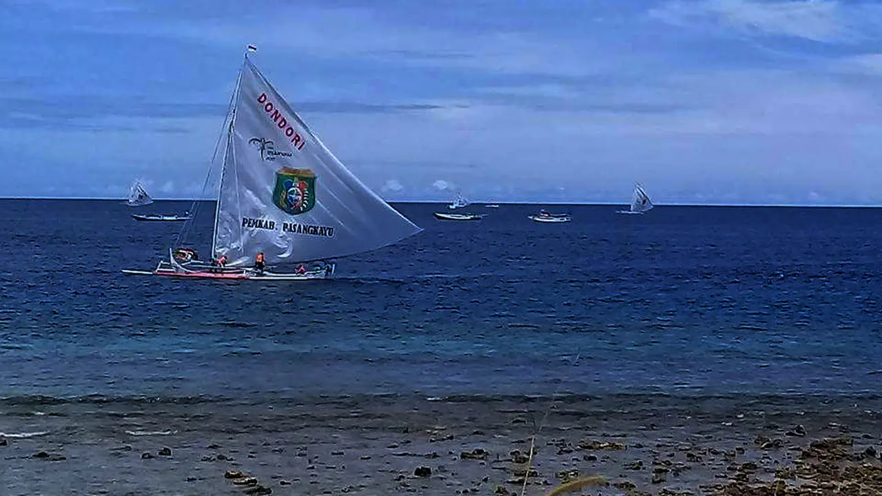 Ketika Para Pejabat Jadi Peserta Lomba Perahu Sandeq - Regional ...