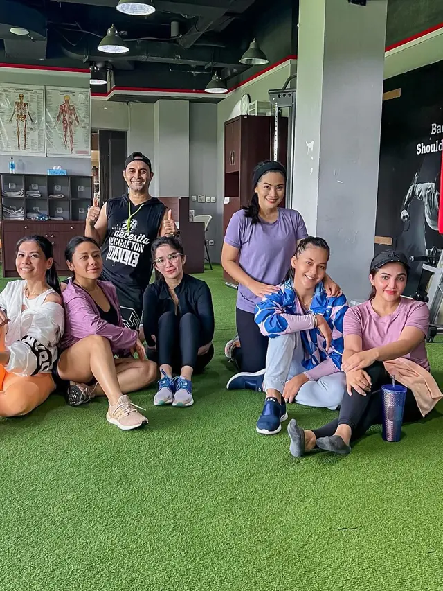 Pertemanan Sehat, Ini 6 Potret Geng Artis Olahraga Bareng - Hot ...