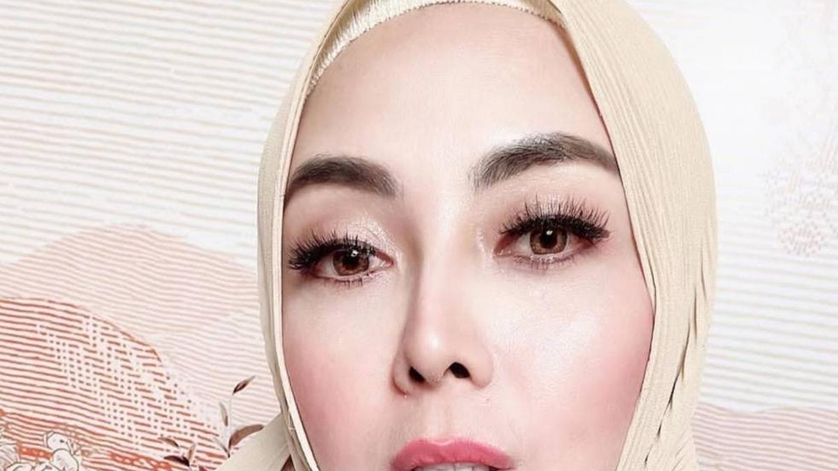 Belum Konsisten Berhijab, Dhena Devanka: Masih Belajar Beradaptasi ...