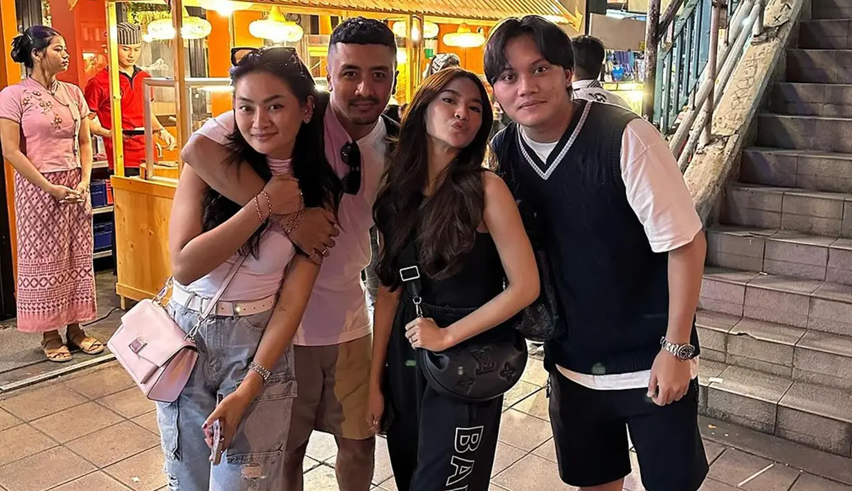 Potret Mesra Rizky Febian dan Mahalini Liburan di Thailand, Romantis ...