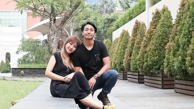 6 Potret Mesra Aiu Ratna Eks Garasi dan Josaphat Gitaris Killing Me Inside - Page 3 - Hot ...