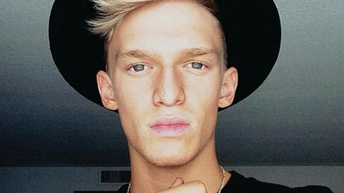 Cody Simpson Batal Rilis Album Duet Bareng Justin Bieber
