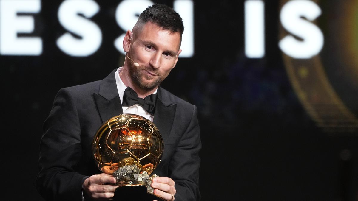 Resmi! Ballon d'Or 2023 Milik Lionel Messi