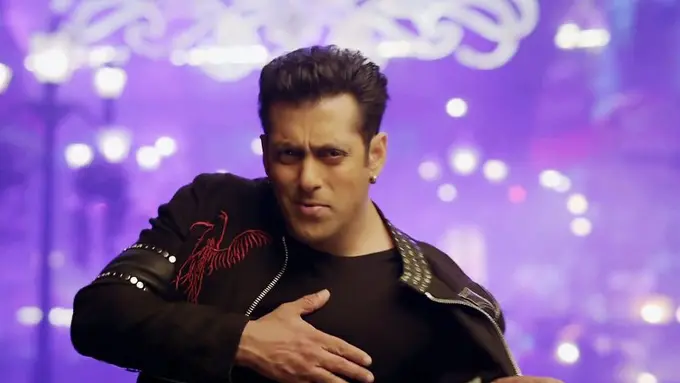 Tak Muda Lagi, Salman Khan Lincah Menari di 'Bajrangi Bhaijaan ...