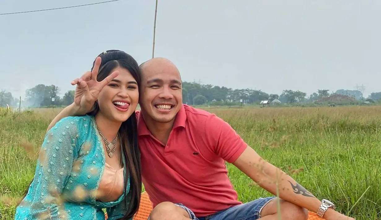 Jelang 4 Tahun Pernikahan, Ini Potret Mesra Ovi Sovianti Bersama Suami ...