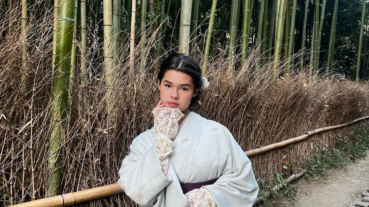 Fakta Menarik Maria Theodore, Artis Cantik Keturunan Bule yang Ternyata Punyai Skoliosis.