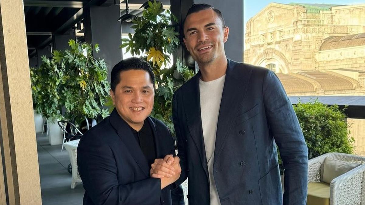 Beda Nasib Kiper Timnas Indonesia Maarten Paes dengan Emil Audero - Indonesia Bola.com