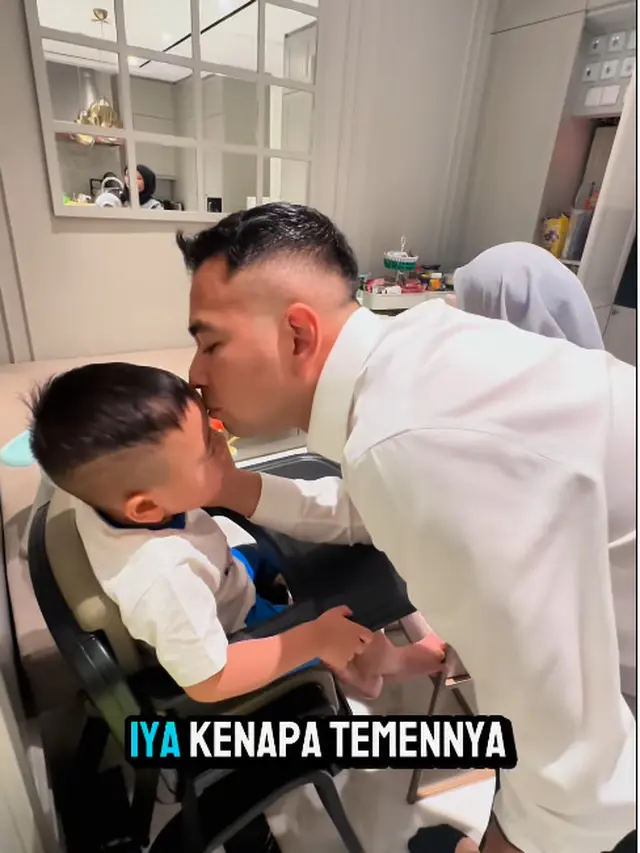 6 Potret Raffi Ahmad Pamit kepada Keluarga Berangkat ke Akmil, Peluk Cium Anak Istri - Hot ...