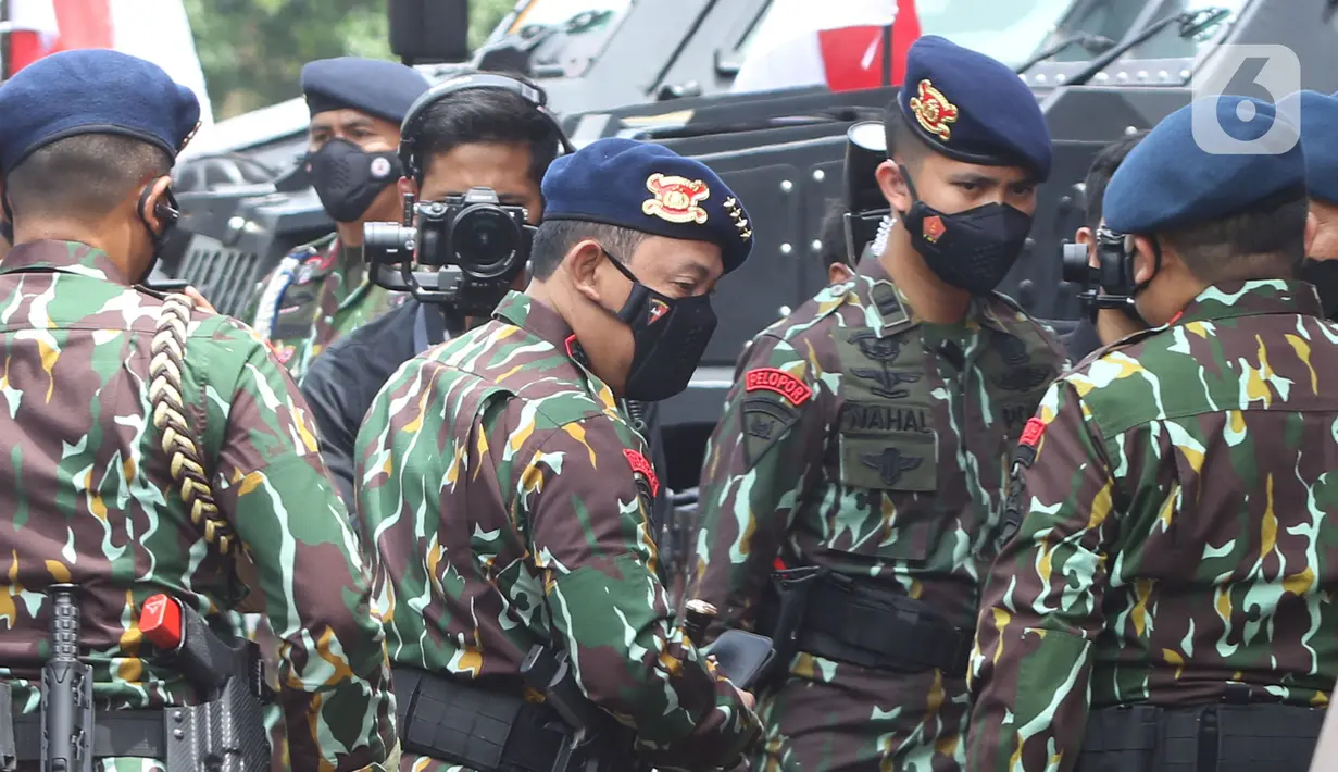 FOTO: Kapolri Hadiri Peringatan HUT ke-76 Korps Brimob - Foto Liputan6.com