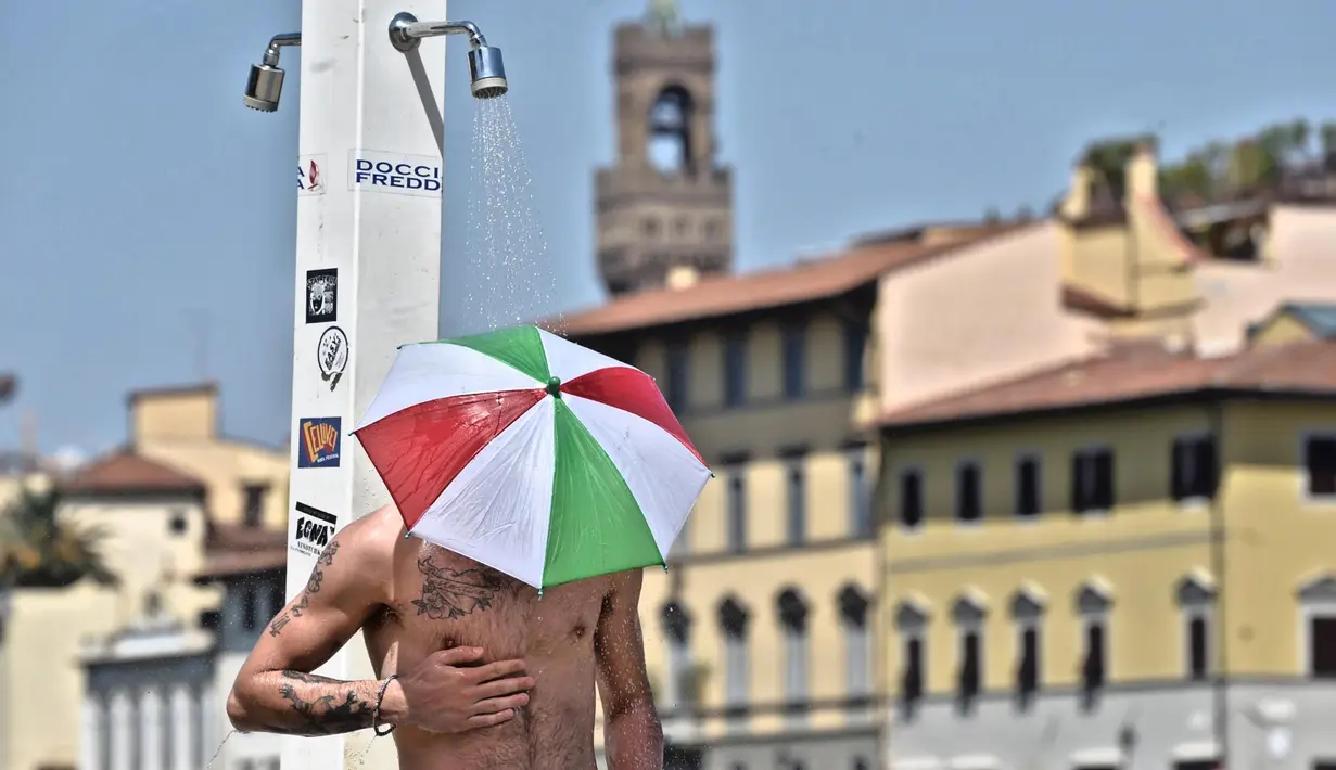 PHOTO: Ini Cara Warga Dunia Hadapi Ganasnya Gelombang Panas - Foto ...