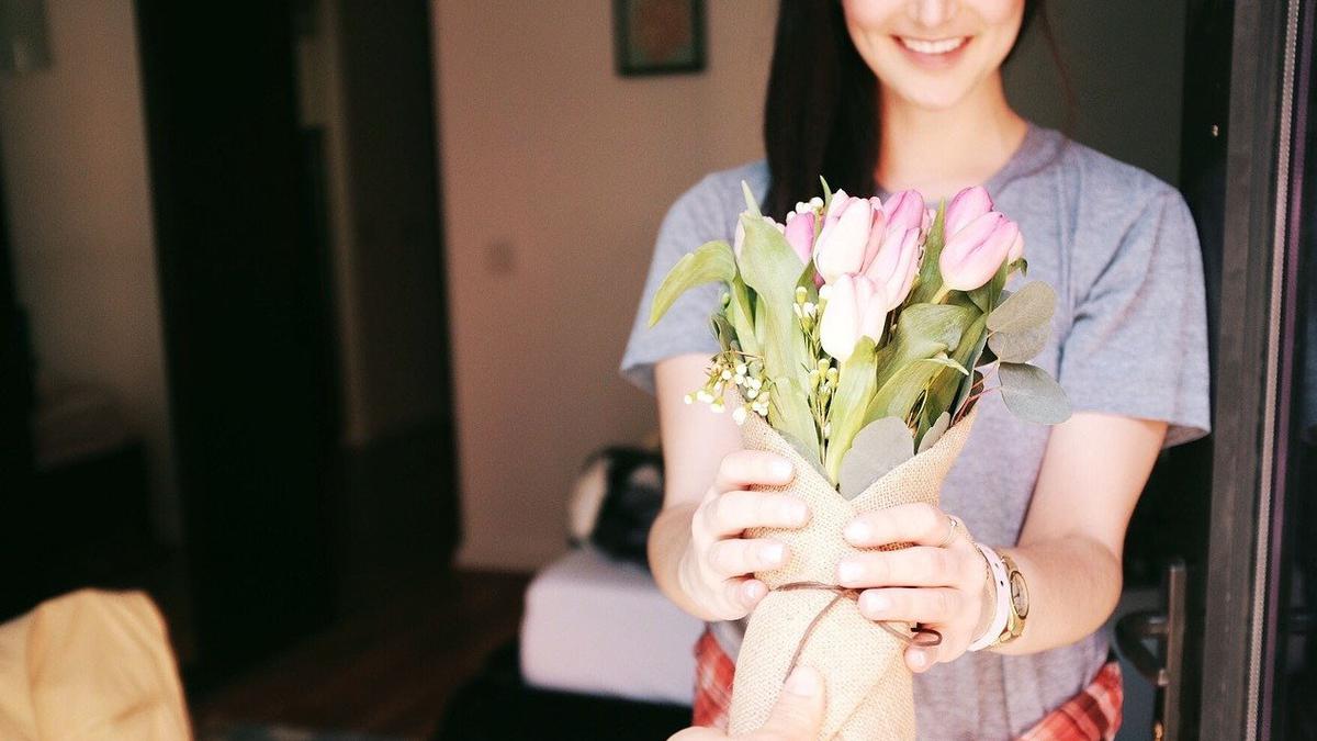 40 Kata-Kata Romantis buat Gebetan, Bikin Luluh Hatinya