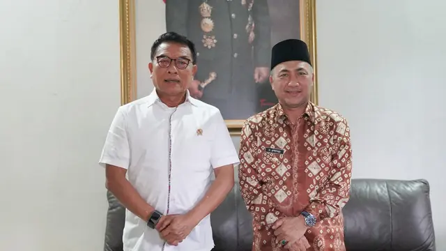 Temui Moeldoko, Pj Bupati Apriyadi Laporkan Illegal Drilling di Musi Banyuasin - Regional ...