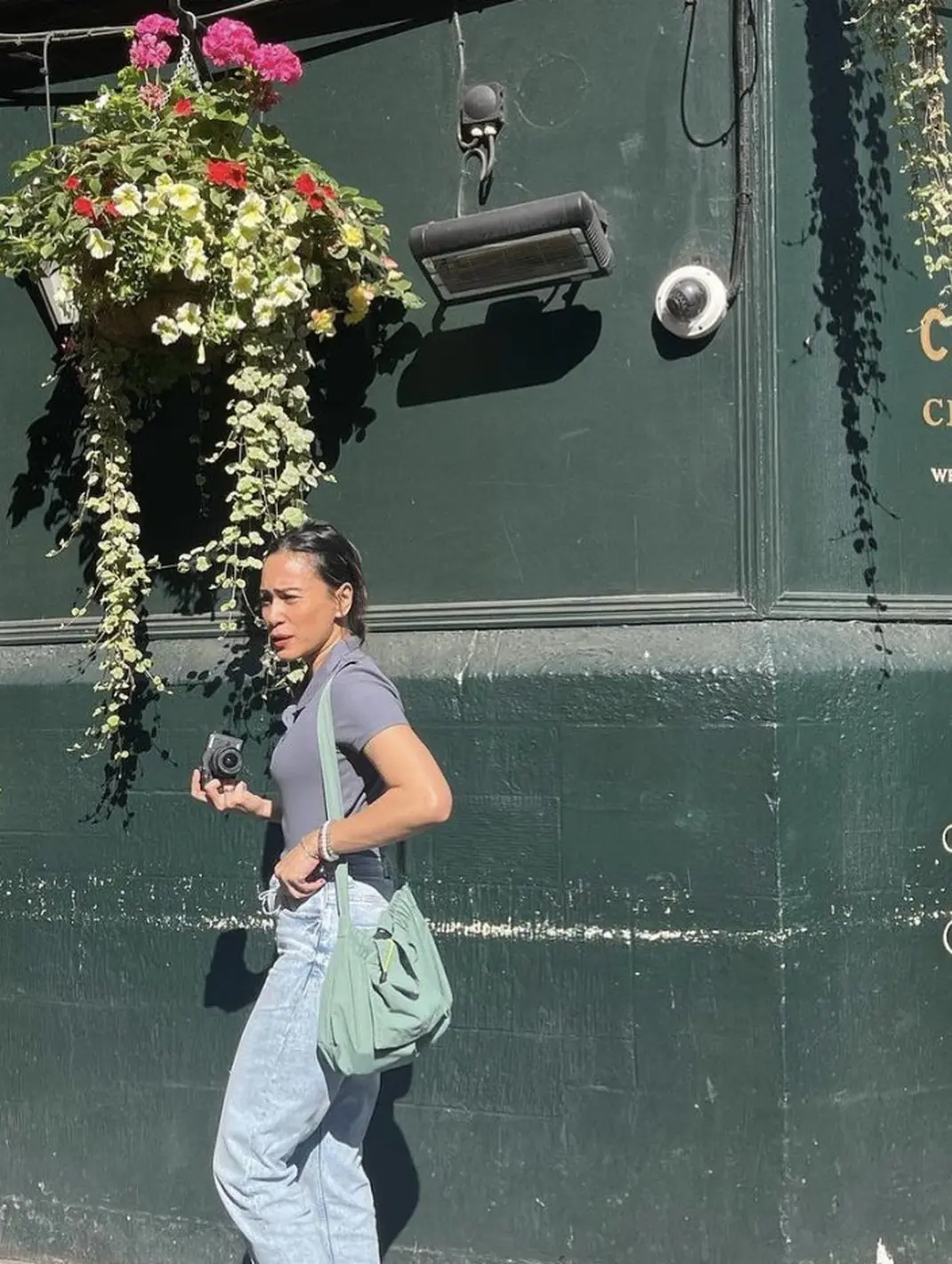 6 Potret Gaya Fashion Fit Mama Inong Ayu, Istri Abimana yang Hamil di ...