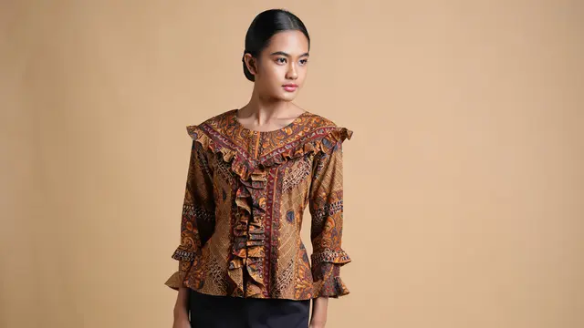 10 Model Baju Batik Atasan Modern Simple tapi Tetap Fashionable, Tampil Menawan di 2025 - Hot ...