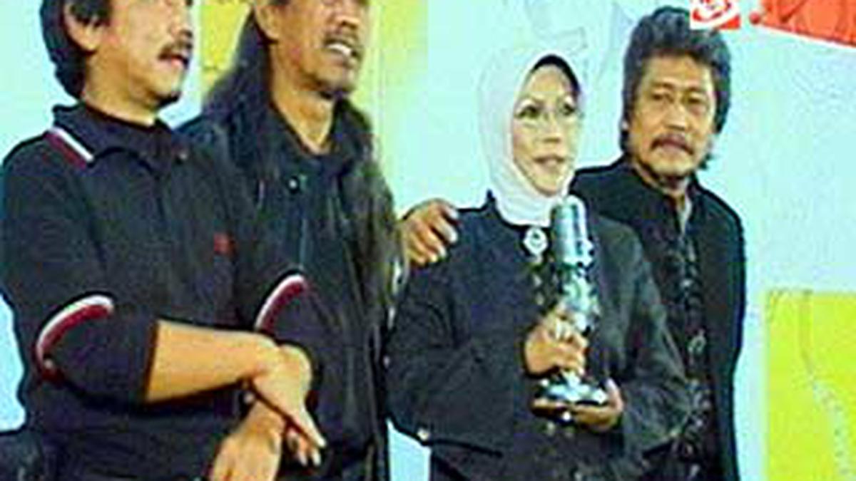 Bimbo Sesalkan Pembajakan Karya Musik Indonesia