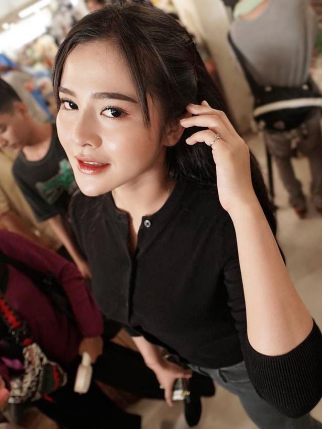 7 Potret Bella Bonita Disebut Jadi Kekasih Baru Denny Caknan, Model ...