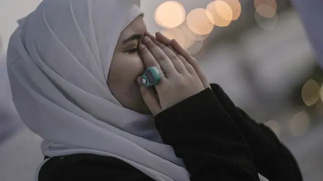 Sholawat Ibadallah Lirik Lengkap, Bahasa Arab, Latin dan Artinya - Hot ...