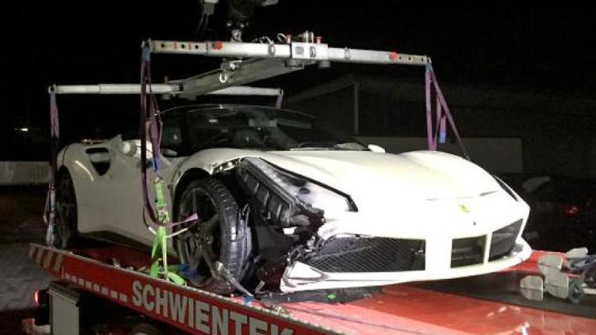 Kecelakaan Pertama Ferrari 488 GTB di Dunia