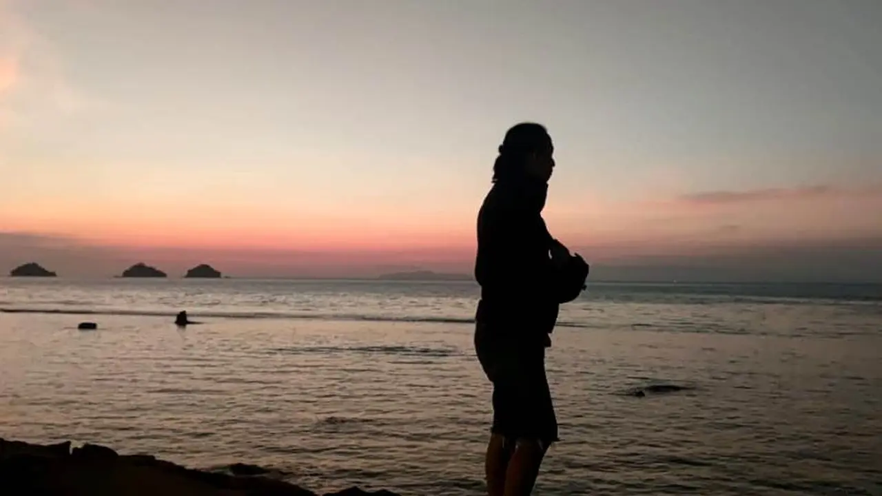 100 Caption Sunset Galau yang Menenangkan Hati, Gambarkan Suasana Syahdu - Hot Liputan6.com