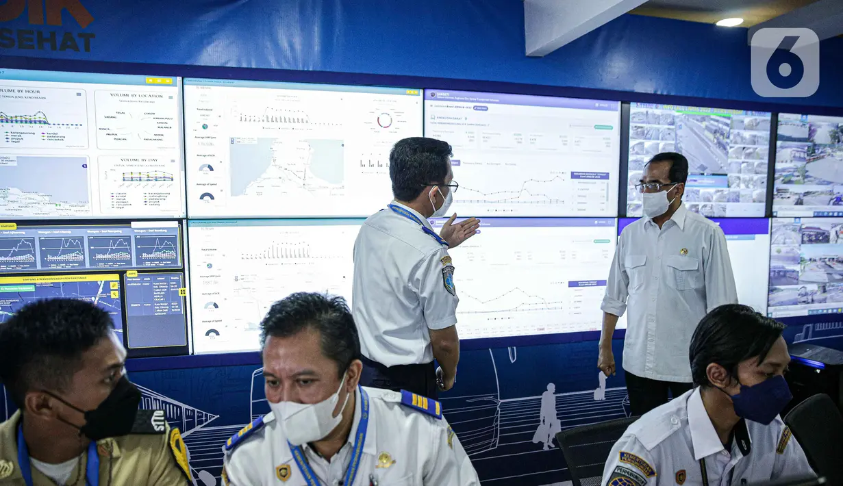 FOTO: Menhub Budi Karya Sumadi Tinjau Command Center Mudik 2022 - Foto ...