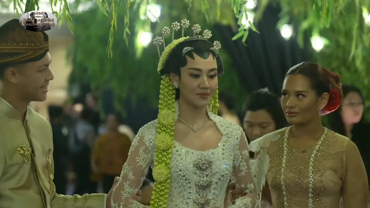 10 Potret Akad Nikah Thariq Halilintar dan Aaliyah Massaid, Dikemas Adat Jawa - Hot Liputan6.com