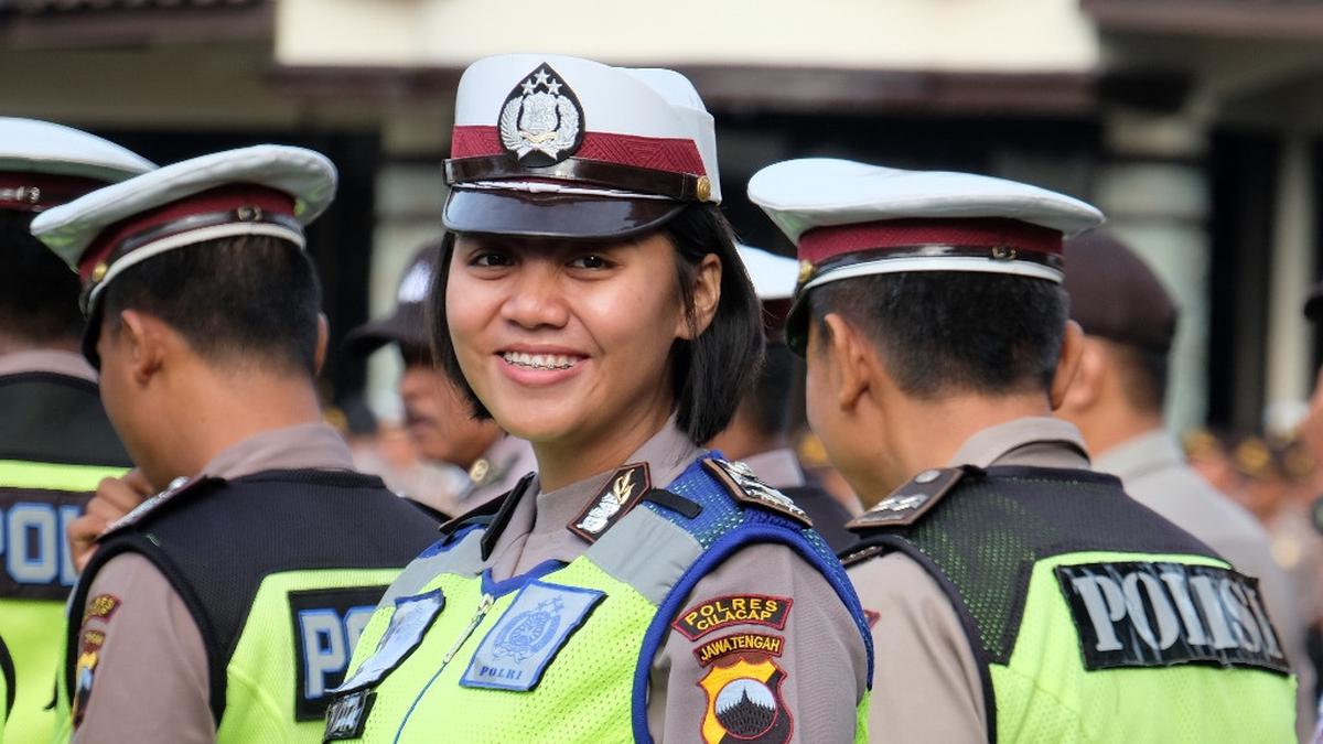 Perkenalkan Briptu Clara, Polwan Cantik Penyelam Pemecah 3 Rekor Dunia ...