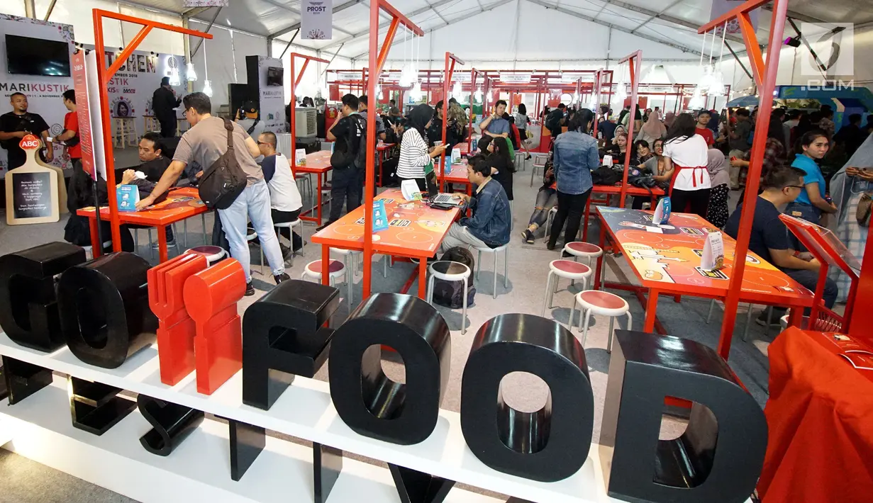 FOTO: Serunya Menikmati Kuliner di Area The Foodie Lab - Foto Liputan6.com