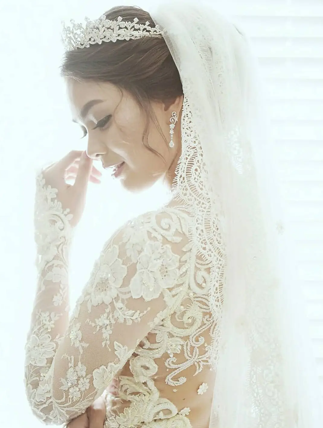 Resmi Menikah, Intip Potret Bahagia Pernikahan Kezia Warouw dan Suami