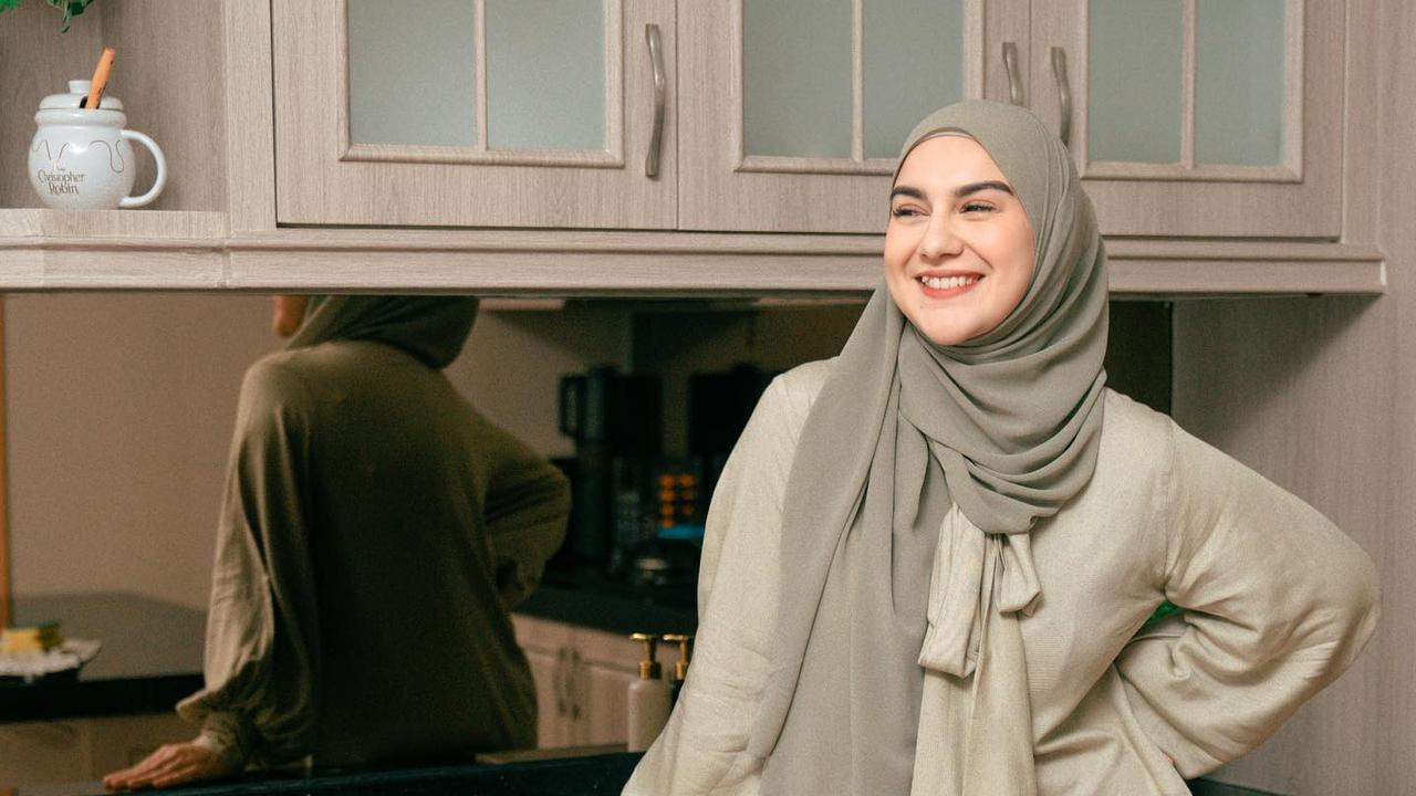 4 Potret Mantan Kekasih Irish Bella Sebelum Menikah dengan Ammar Zoni