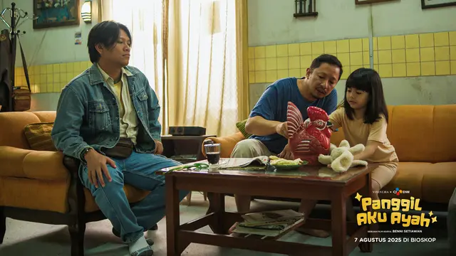 Sinopsis dan Fakta Film Panggil Aku Ayah yang Tayang 7 Agustus 2025, Kisah Debt Collector Rawat ...