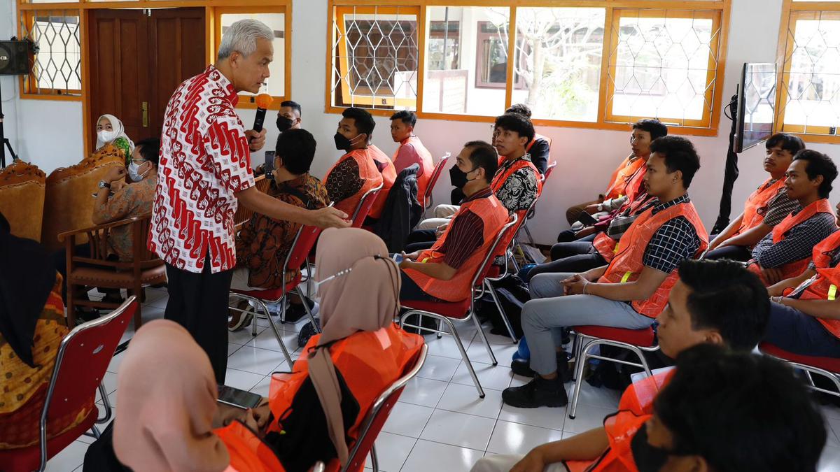 Buka Pelatihan Tenaga Kerja Konstruksi, Ganjar: Tantangan Global Butuh ...