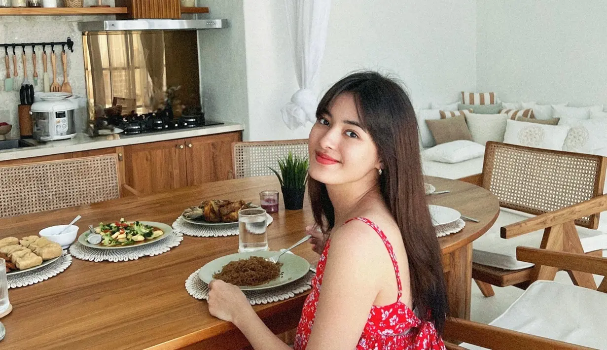 Potret Mawar Eva De Jongh Nikmati Staycation di Bali, Tampil Santai dan ...