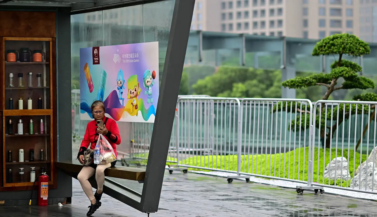 Maskot dan Poster Asian Games ke-19 Hiasi Pedestrian Sungai Qiantang di ...