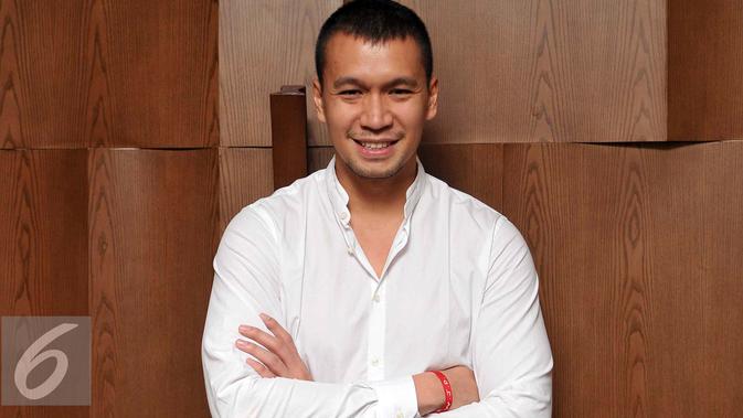 Jadi Orangtua Tunggal, Samuel Rizal Kini Gampang Terharu - ShowBiz ...