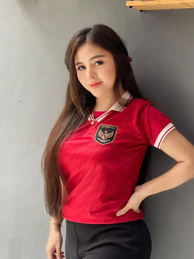 Resmi Cerai, 7 Potret Kenangan Thya Sethya Eks Gadis MMA dan Suami - Hot Liputan6.com