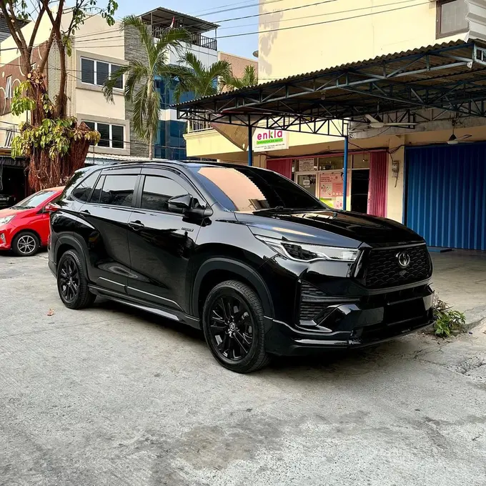 10 Potret Modifikasi Toyota Kijang Innova Zenix, Mesin Hybrid yang ...