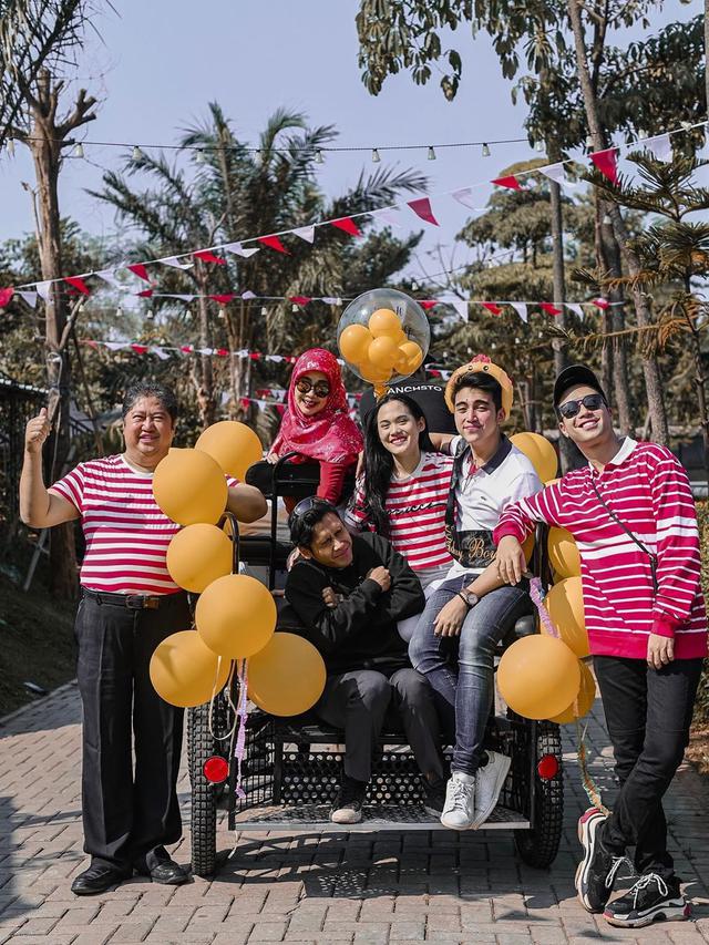 7 Potret Kemesraan Sheryl Sheinafia dan Vadi Akbar Adik Vidi Aldiano ...